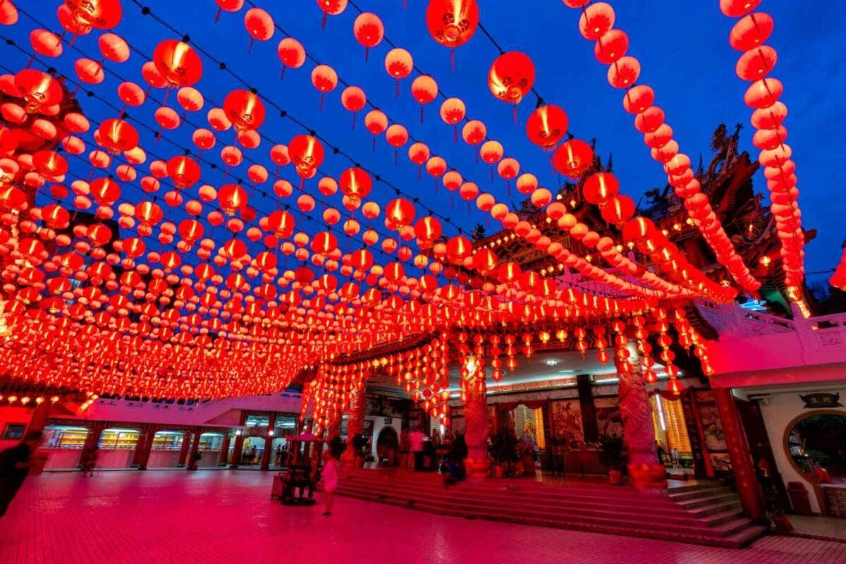 Why Do Chinese Like Red Color? - Let's Chinese